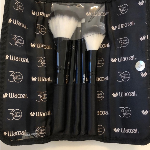 Wacoal | Makeup | Brand New Wacoal 5 Piece Brush Set | Poshmark